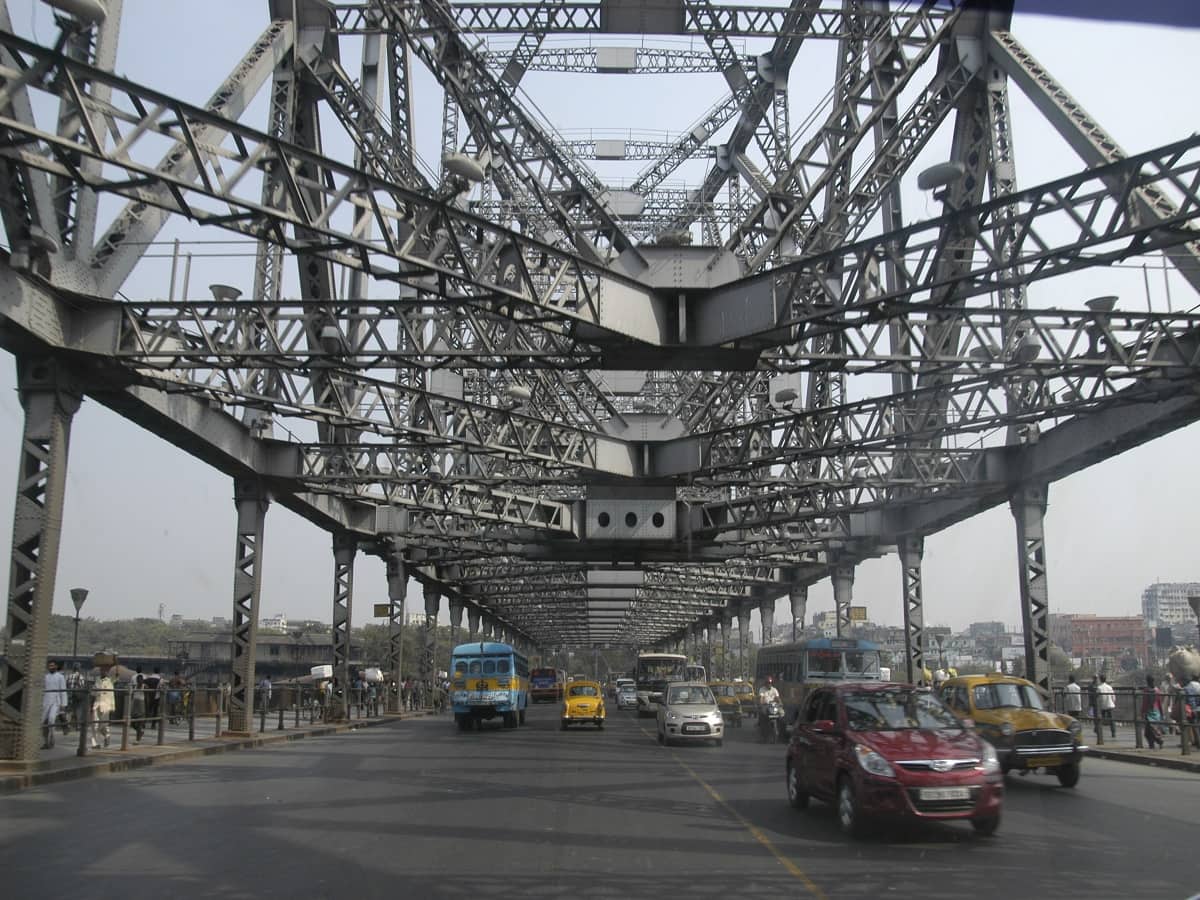 Howrah Bridge | ঐতিহ্যবাহী হাওড়া ব্রিজের কত বয়স হল? কীভাবে তৈরি ...