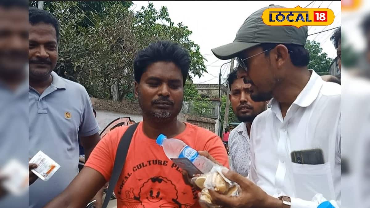 ভোট প্রচার উপলক্ষে বসিরহাটে পানীয় জল বিতরণ করল তৃণমূল | Lok sabha ...