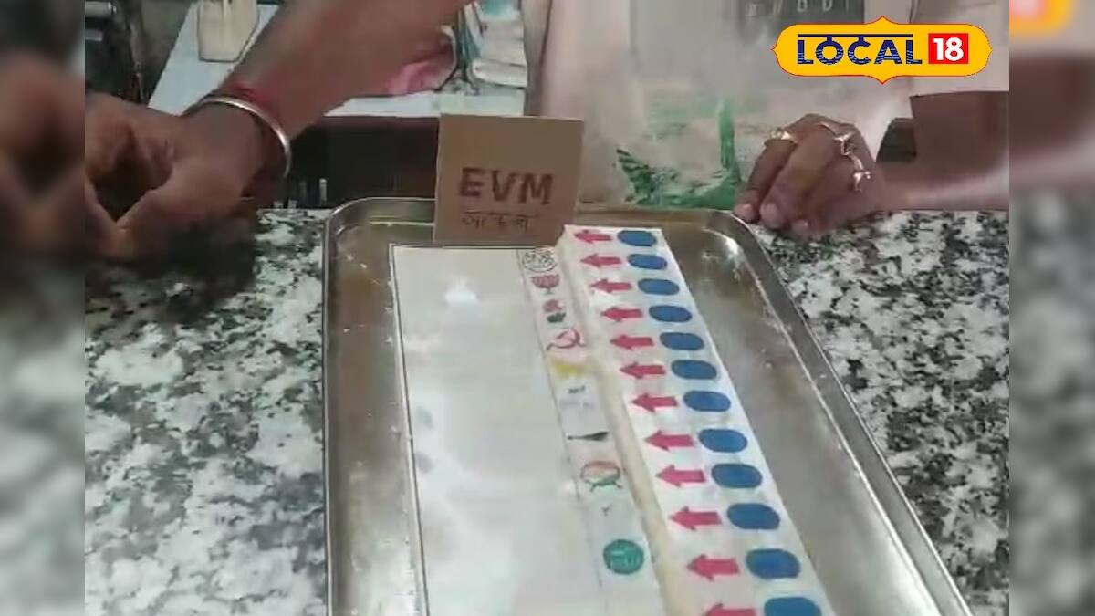 মিষ্টির দোকানে কোথা থেকে এল ইভিএম মেশিন? voting machine evm sweet in ...