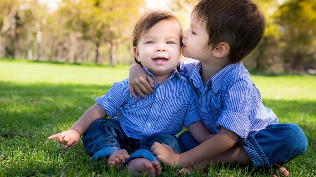 Best Age Gap Between Two Kids: ১, ২, ৪ বছর না ১৬ মাস? প্রথম ও দ্বিতীয় ...