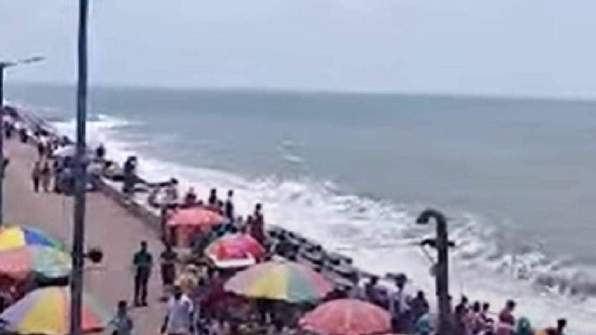 Digha Sea Beach: দিঘায় থিকথিকে ভিড়! সমুদ্রসৈকতে হাজার হাজার মানুষ ...