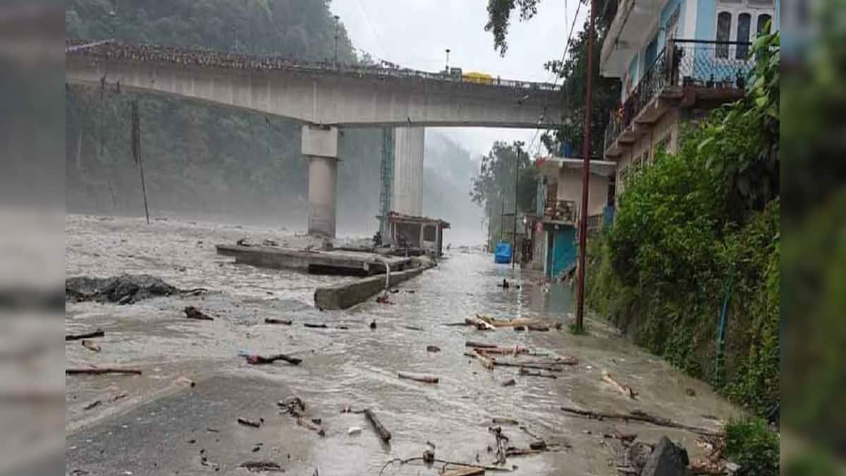 Flood alert in north bengal শহরের বুকে নৌকা! অতি বৃষ্টিতে বন্যা ...