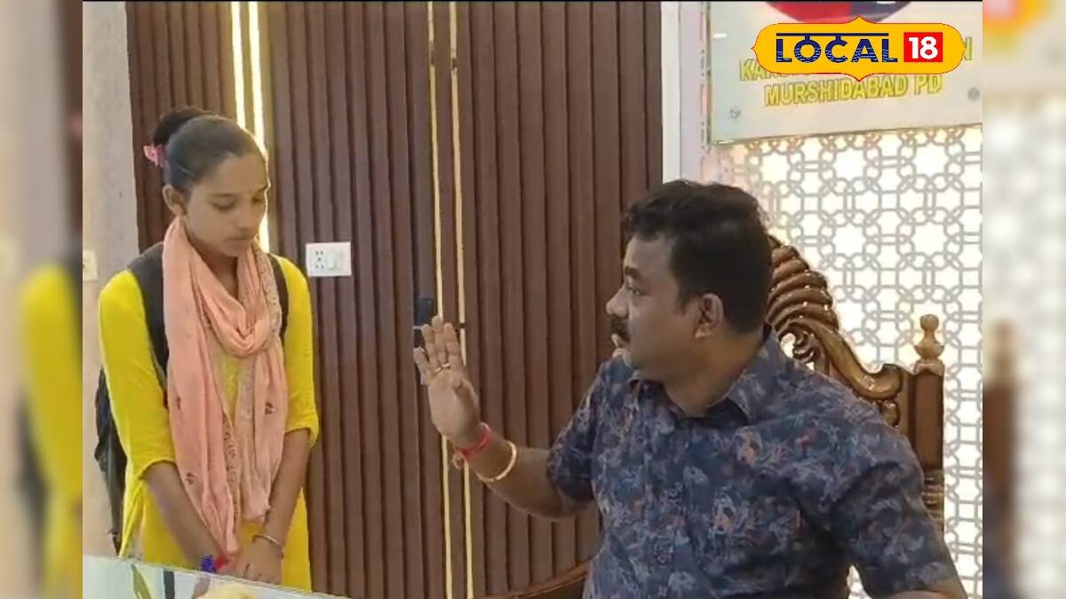 kandi thana ic mrinal sinha helps student for her education| অর্থের অভাবে থেমে যাচ্ছিল পড়াশুনা ...