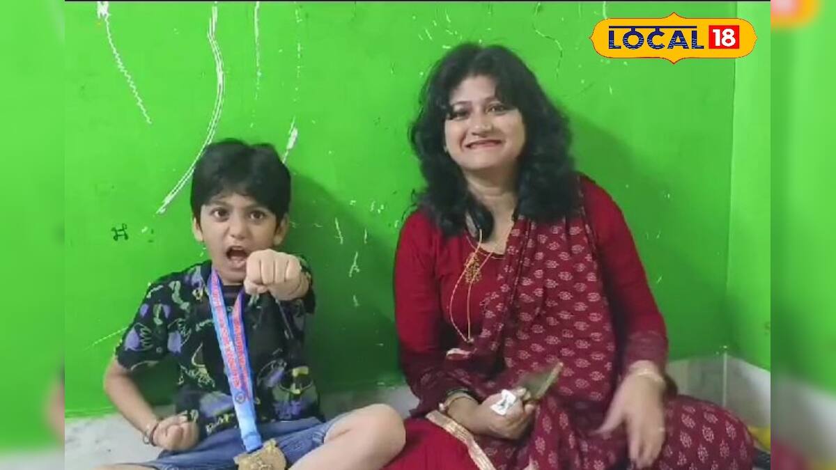 আন্তর্জাতিক ক্যারাটে প্রতিযোগিতায় স্বর্ণপদক জিতেছে পশ্চিম মেদিনীপুরের ...