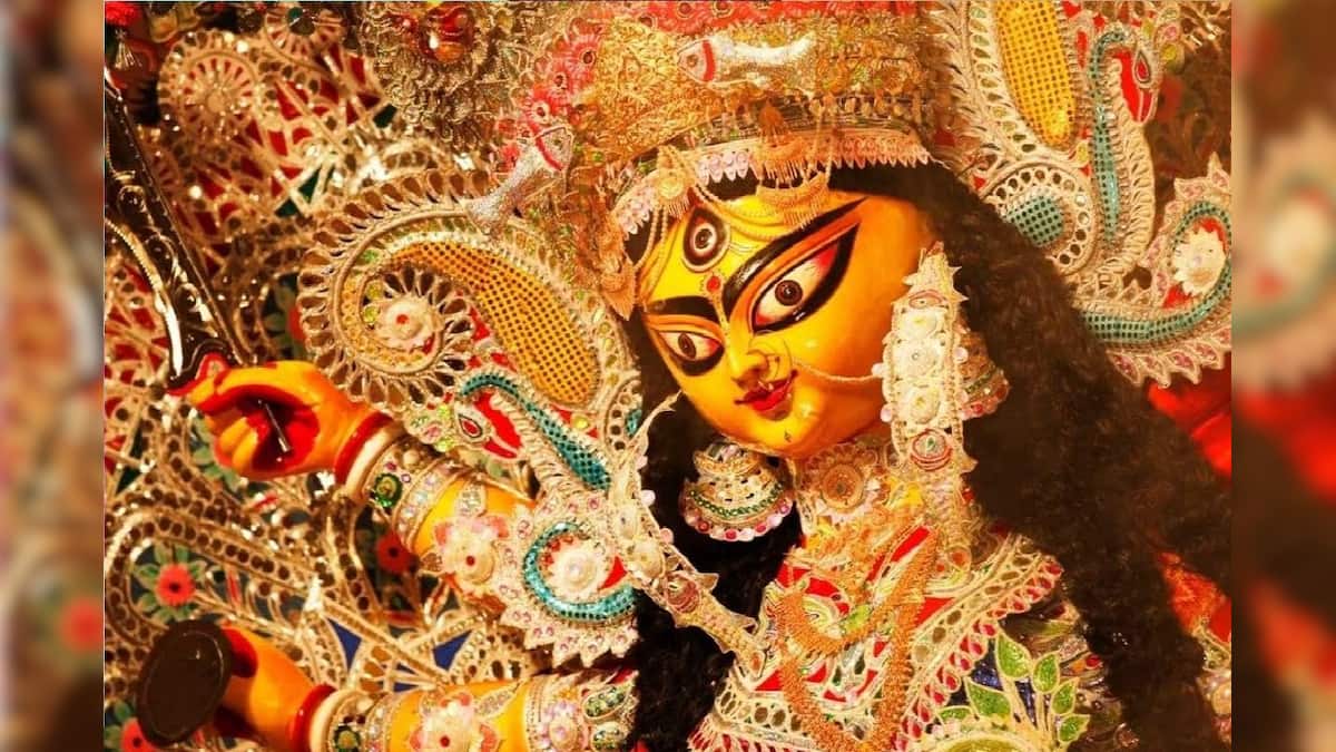 Durga Puja 2024 | এবারের পুজোয় কেন এত দুর্যোগ-দুর্ভোগ? কীসে চেপে দেবী দুর্গার আগমন? কী ঘটতে ...
