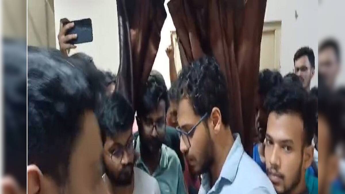 Sagar Dutta Hospital আরজি কর কাণ্ডের মধ্যেই সাগর দত্তে ধুন্ধুমার! অভিযুক্ত সেই বিরূপাক্ষ ...