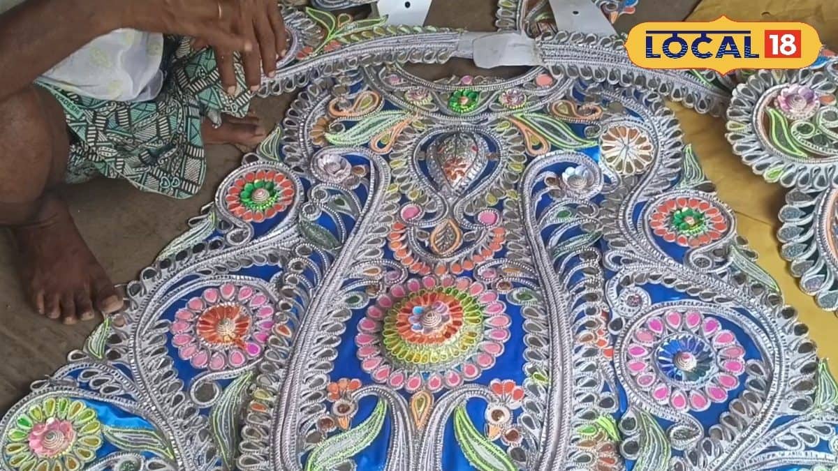 অভিজ্ঞতায় পুরানো নতুন মিলিয়ে দিয়েছেন শিল্পী! ঐতিহ্যের ডাক সাজে ...