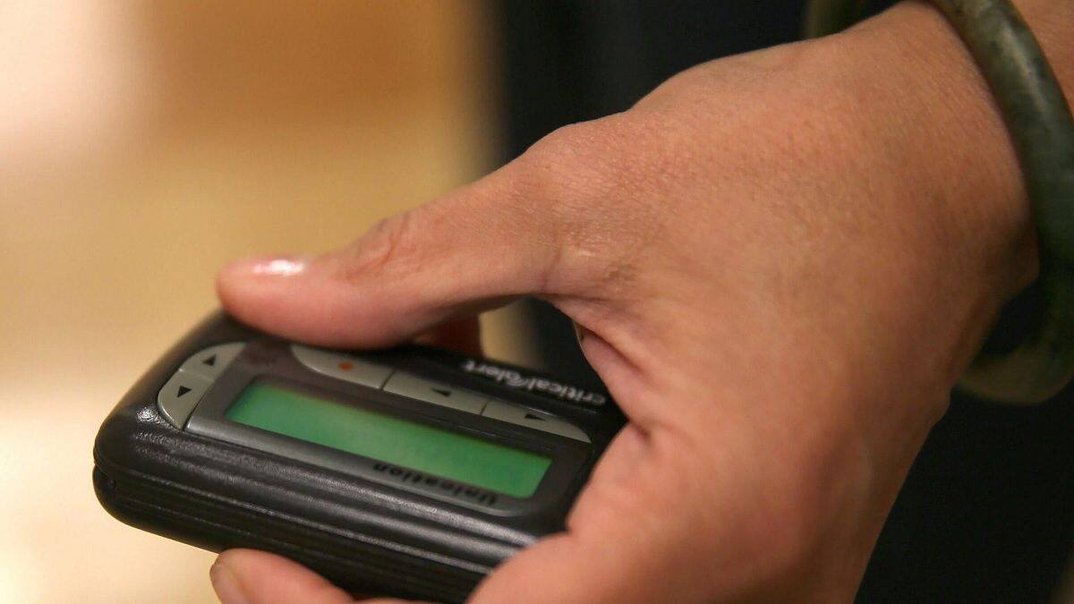 Explained: What Is A Pager: সিম নেই, টাওয়ার নেই, তবুও পেজারে মেসেজ ...