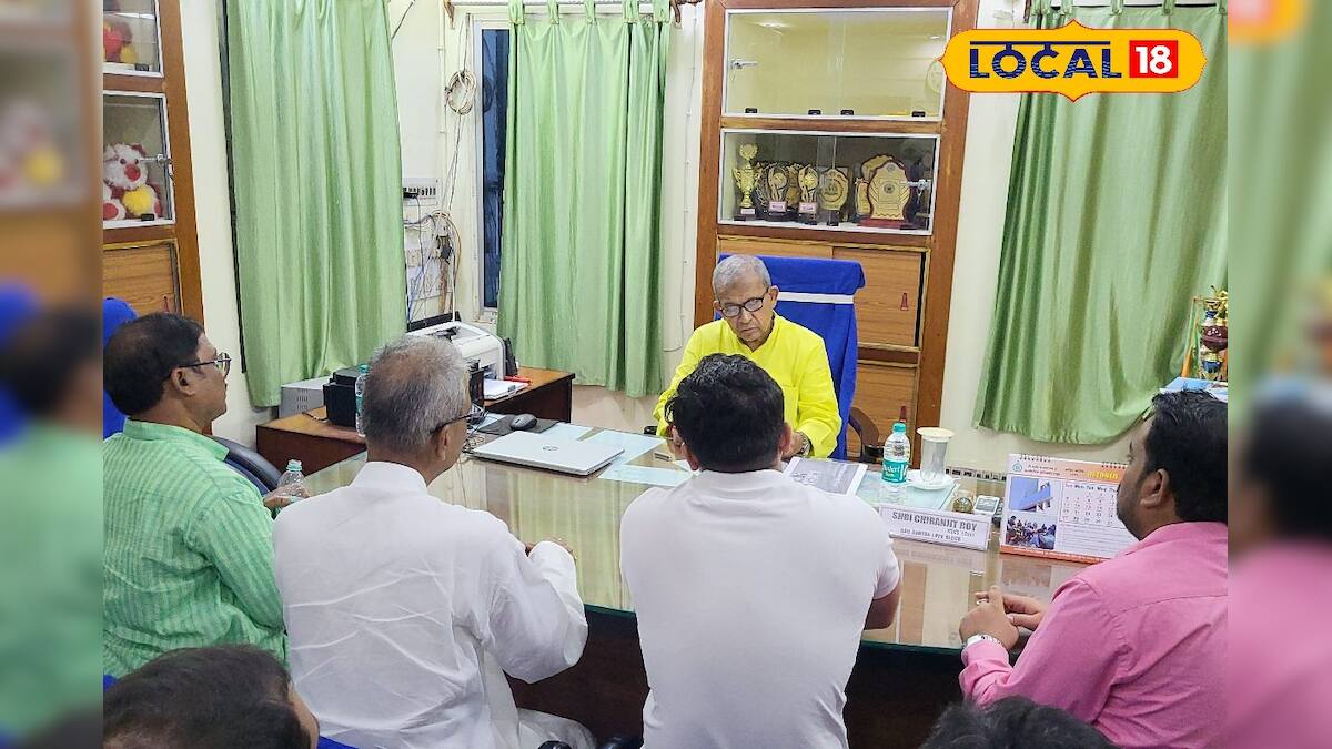 Cyclone Dana Update: দানার প্রভাব জেলাজুড়ে! পরিস্থিতি খতিয়ে দেখতে ...