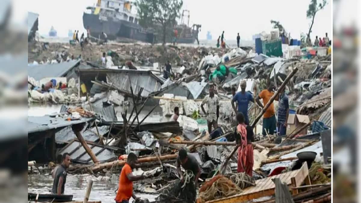 Cyclone আসছে ঘূর্ণিঝড় 'ডানা'! পৃথিবীর সবচেয়ে ভয়ঙ্কর ঝড় 'ভোলায় ...
