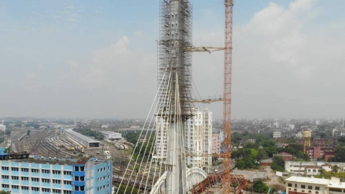 Howrah Station New Bridge: হাওড়া স্টেশনে গুঁড়িয়ে যাচ্ছে ৯০ বছরের ...