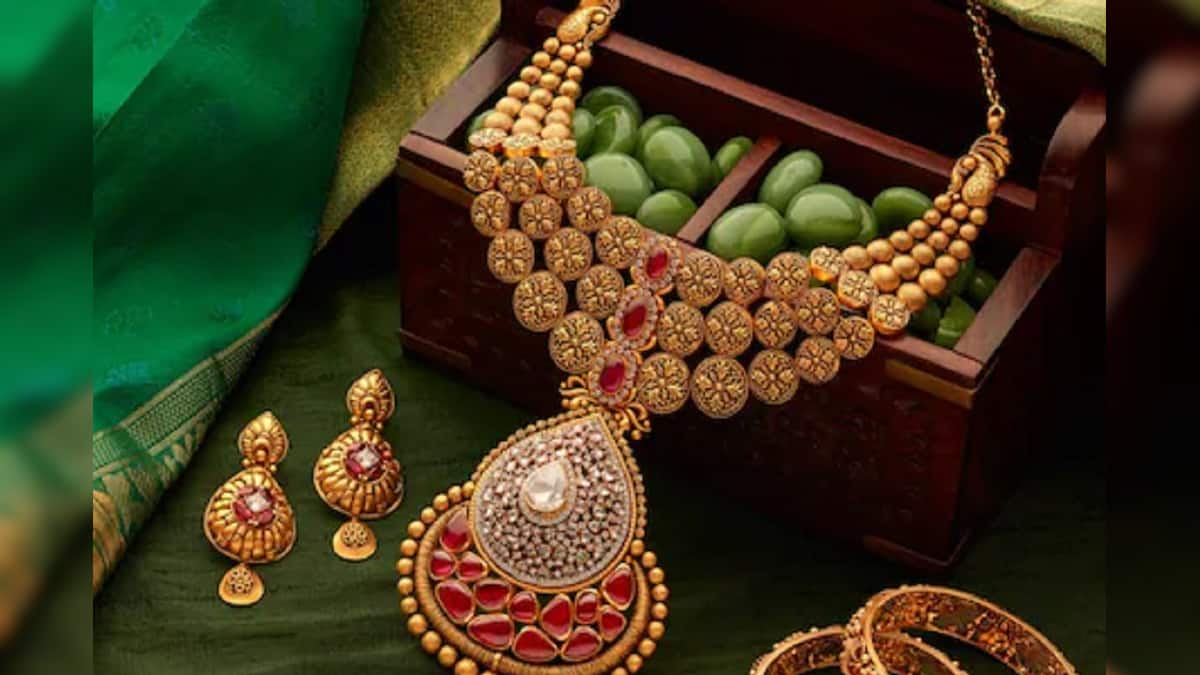 Fall in gold price on 18th December Wednesday, বুধবার সোনার দাম কমে কত হল ৷