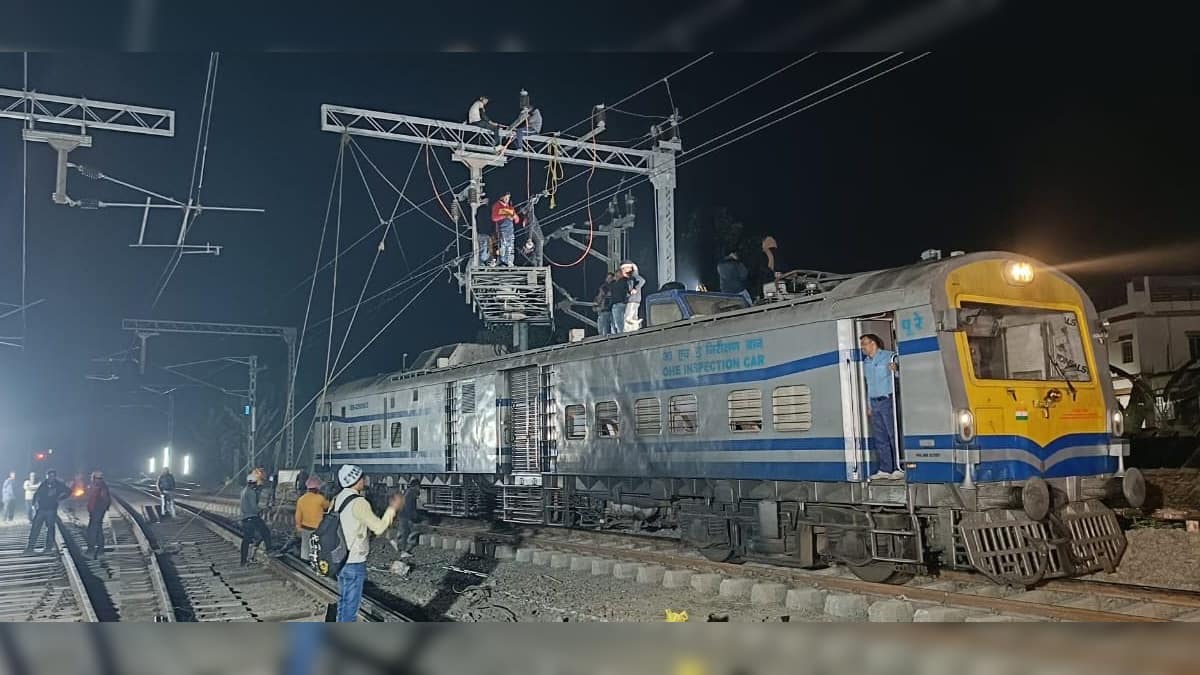 Gobardanga Station:নিত্যযাত্রীদের জন্য বিরাট খবর! ঢেলে সাজানো হল ...