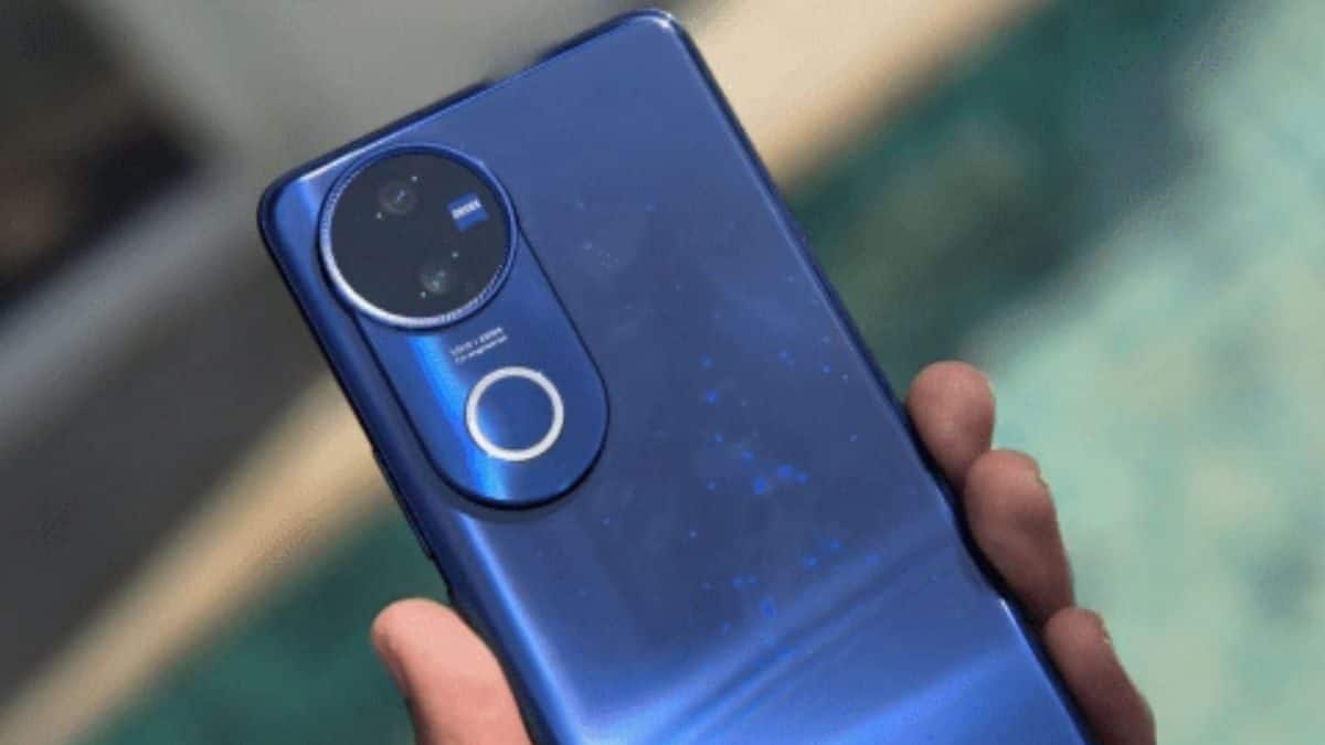 চলতি বছরের সেরা Vivo ফোনের তালিকা! বাজেটের মধ‍্যে সেরা স্মার্টফোন ...