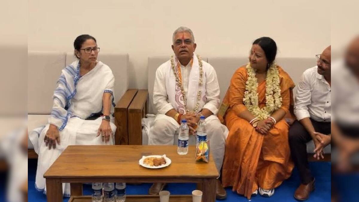 Dilip Ghosh Mamata Banerjee দিঘার জগন্নাথ মন্দিরে এলেন সস্ত্রীক দিলীপ ঘোষ! মুখ্যমন্ত্রীর সঙ্গে ...