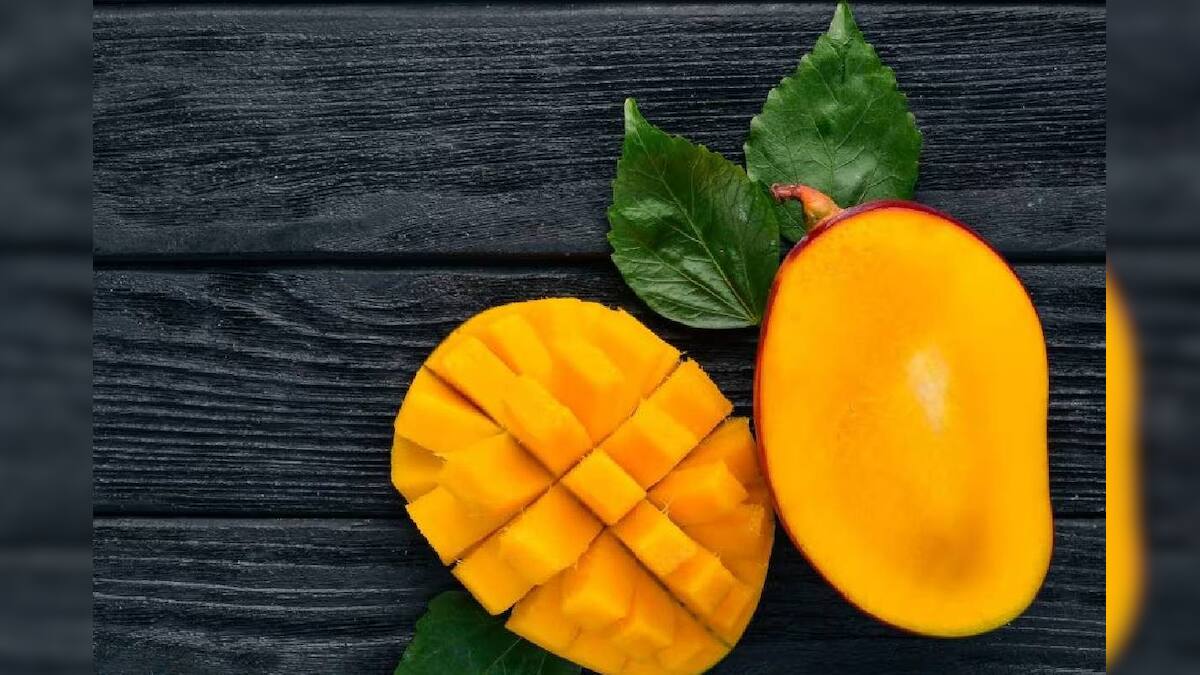 How to Identify Fake Mango: চকচকে হলুদ দেখে লোভে পড়ে কিনছেন! পয়সা খরচ ...