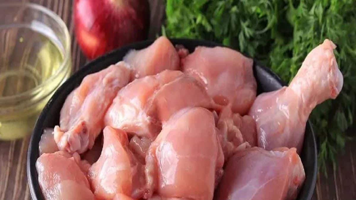 Chicken Price Drop: হু হু করে কমছে মুরগির দাম! জানুন আজ কেজি প্রতি দাম ...