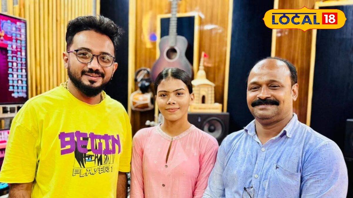 Viral Train Singer: অন্নসংস্থানের জন্য আশৈশব লোকাল ট্রেনের কামরায় ...