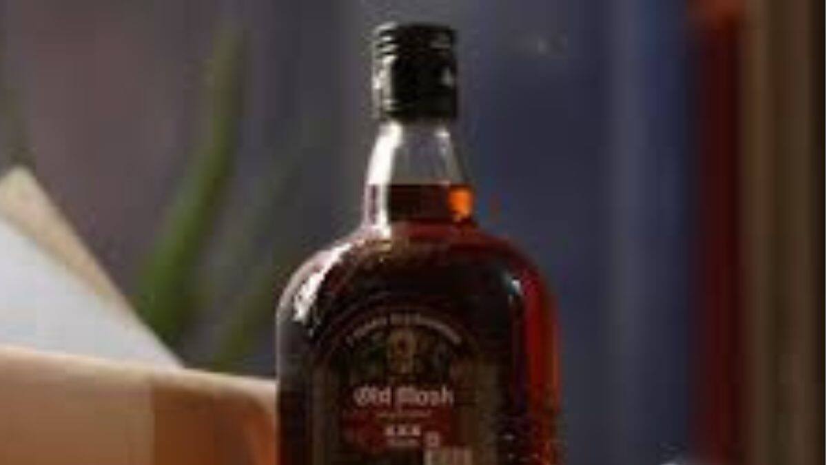 Old Monk Rum Company Sealed: ভারতে বন্ধ হতে চলেছে জনপ্রিয় মদ ওল্ড মঙ্ক ...