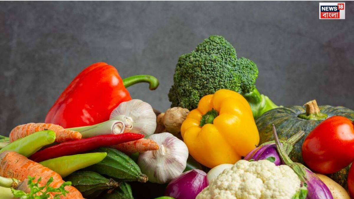 4 vegetables in monsoon including eggplant cabbage capsicum leafy ...