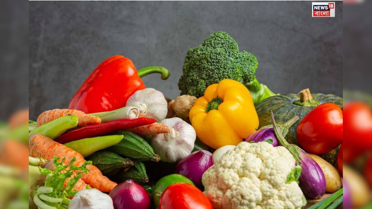 4 vegetables in monsoon including eggplant cabbage capsicum leafy ...