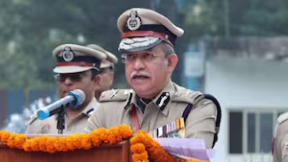 যত দোষ...মুখ‍্যমন্ত্রীকে চড় মারল কে, আর 'শাস্তি' পেলেন দিল্লির পুলিশ ...