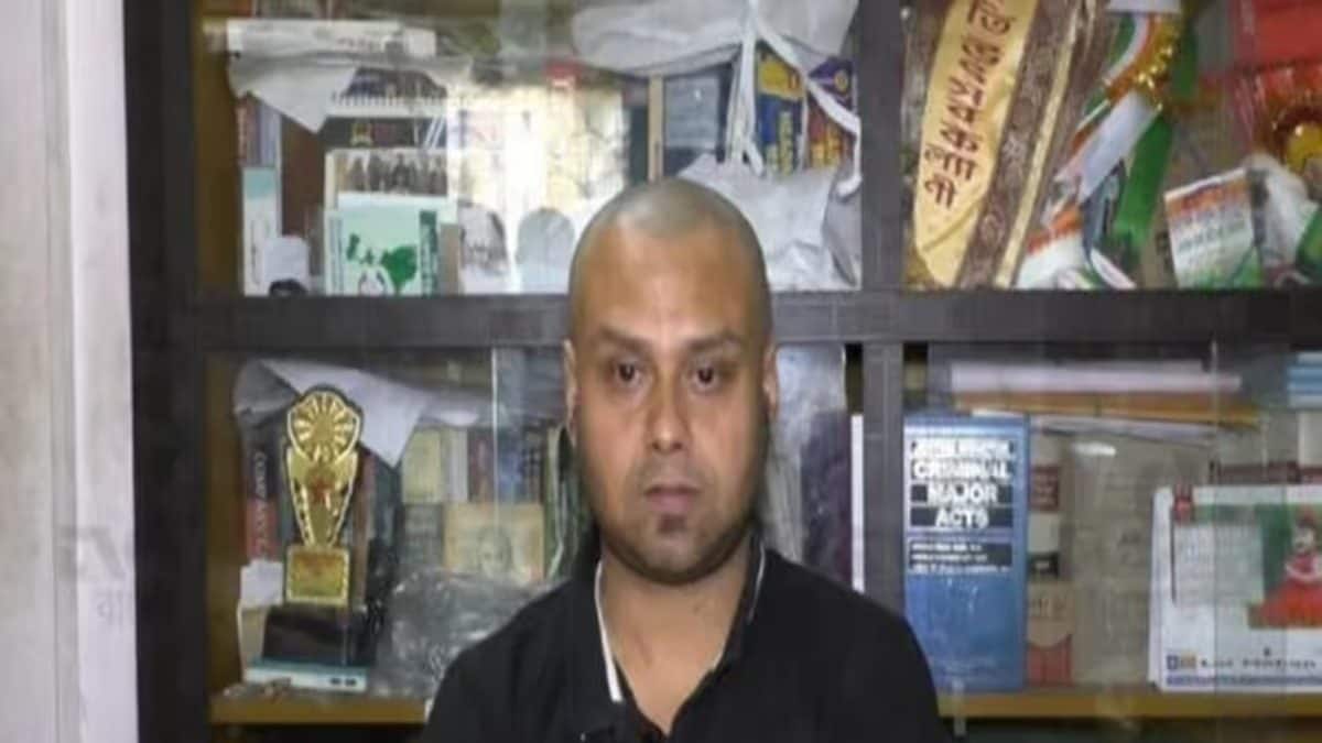 Koustav Bagchi কৌস্তভ বাগচীর সভায় কী হয়েছিল এমন? বিজেপির আহ্বায়ককে ...