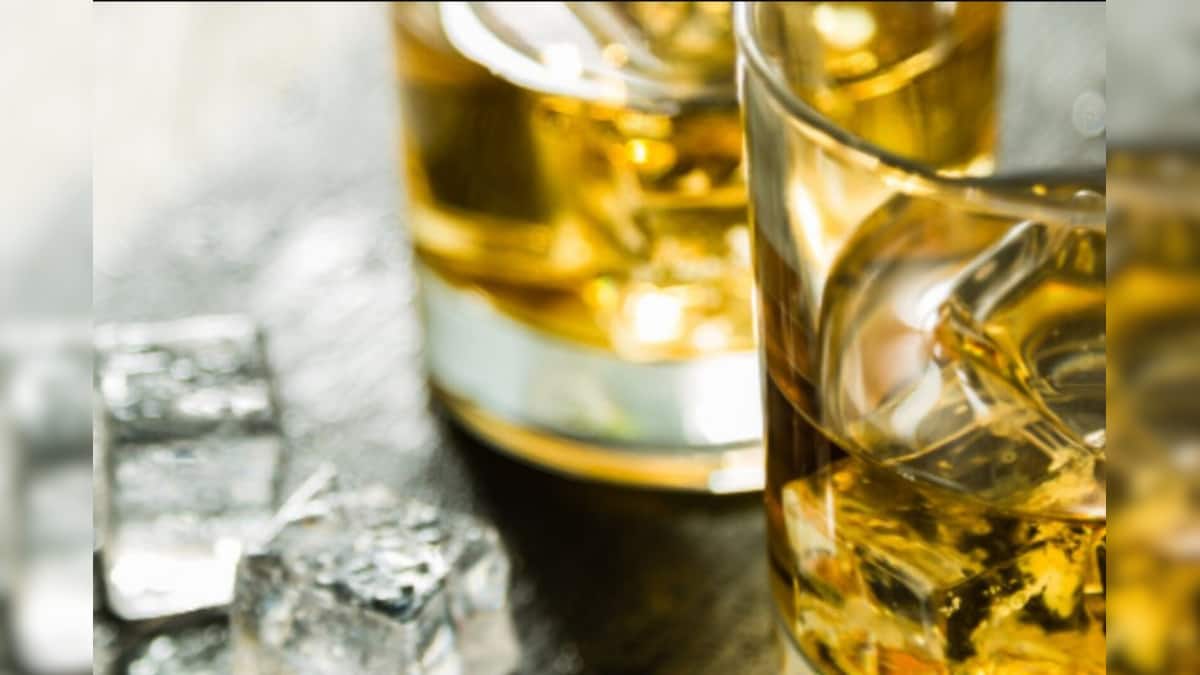 Alcohol with Cold drinks: সোডা বা কোল্ড ড্রিঙ্কসের সঙ্গে মদ মিশলেই বিপদ ...