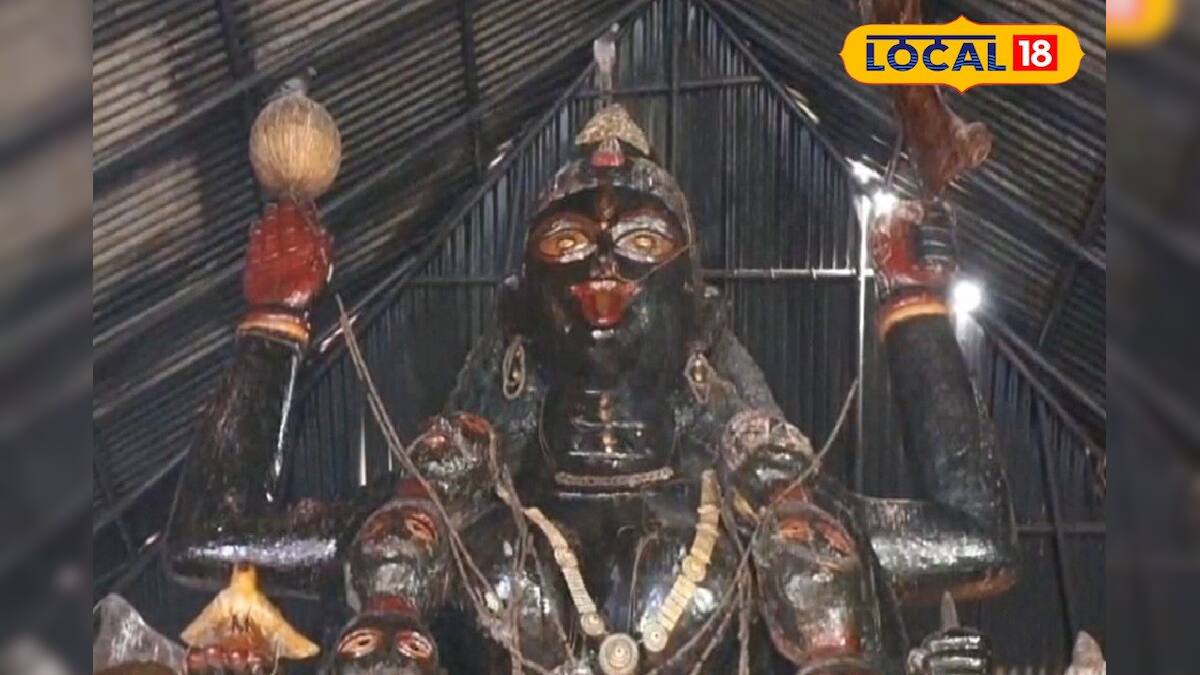Khirpai Boro Maa: কালীর একি রূপ! দেখলেই গা ছমছম করবে, মন্দিরে নেই ...