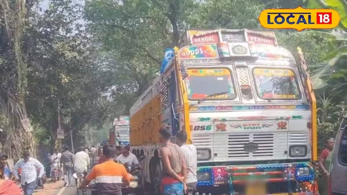 Road Accident: ছেলের বাড়ি যাওয়ার পথে ভয়াবহ দুর্ঘটনা! ৮৬ বছরের ...