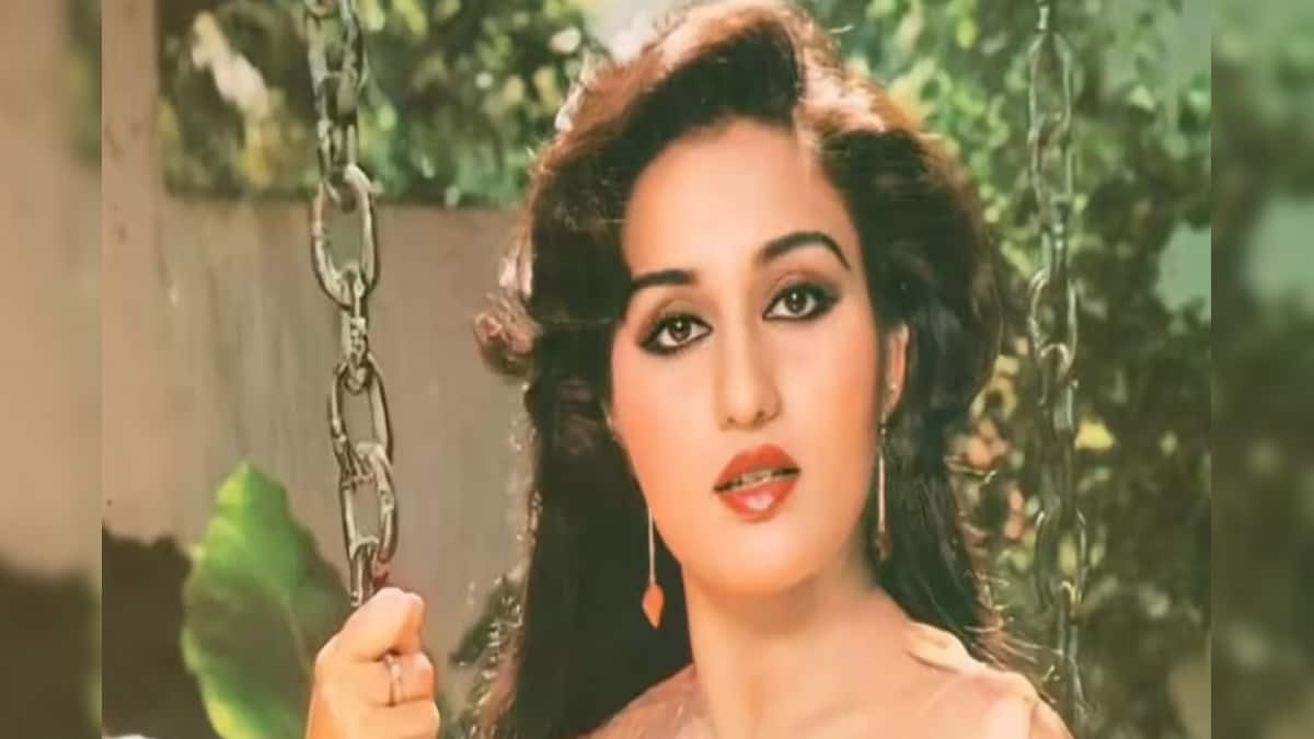 রিনা যেন আগুনের গোলা! এমন নাচলেন যা দেখে অবাক হলেন রেখা-মাধুরীও, দেখুন ...