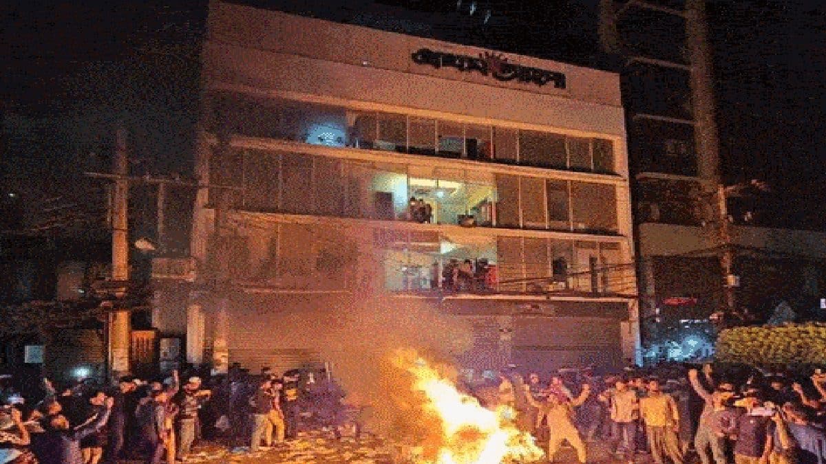 Bangladesh Latest News | বাংলাদেশে পুড়ে ছাই বেগম রোকেয়ার স্মৃতি ...