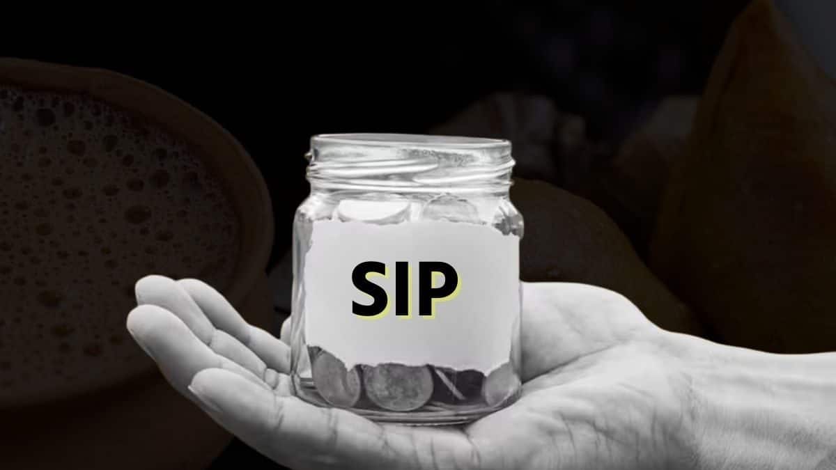 SIP: ২০,০০০ টাকার SIP তিন মাসও মিস করলে ২ কোটির ক্ষতি? এই বিনিয়োগের ...