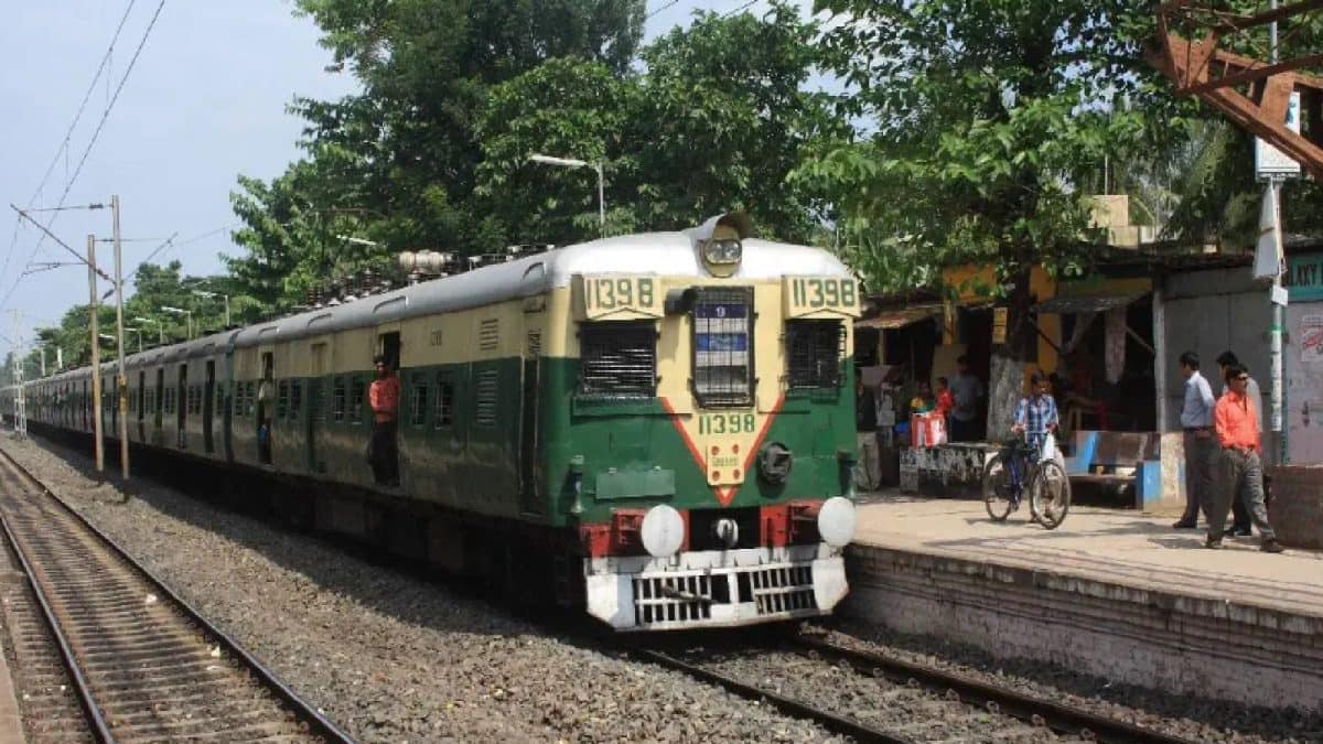 Naihati Ranaghat Third Line: লোকাল ট্রেনের কারণে শ্লথ হবে না মেল ...