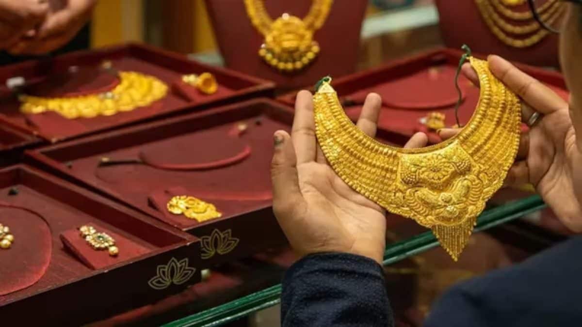 Gold Silver Rate Today: আজ সোনার দাম বাড়ল না কমল? কেনার আগে জেনে নিন ...