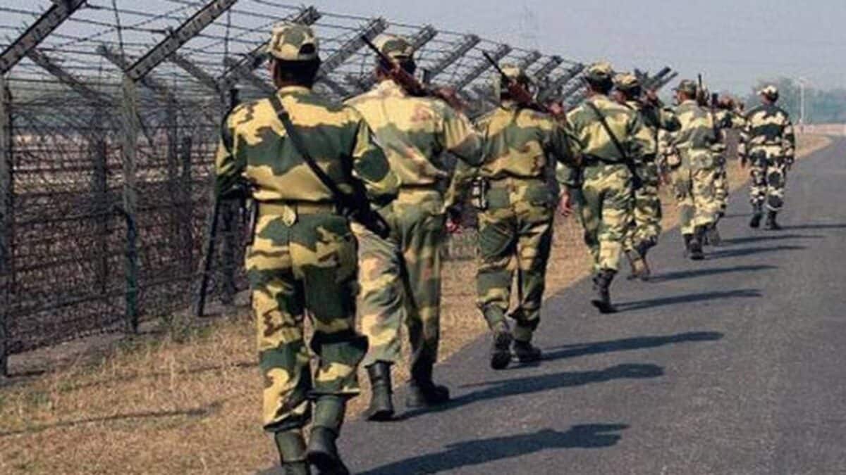 ৯ জেলায় প্রায় ১৪৩ একর জমি হস্তান্তর BSF-কে, তালিকা দিলেন মুখ্যমন্ত্রী ...