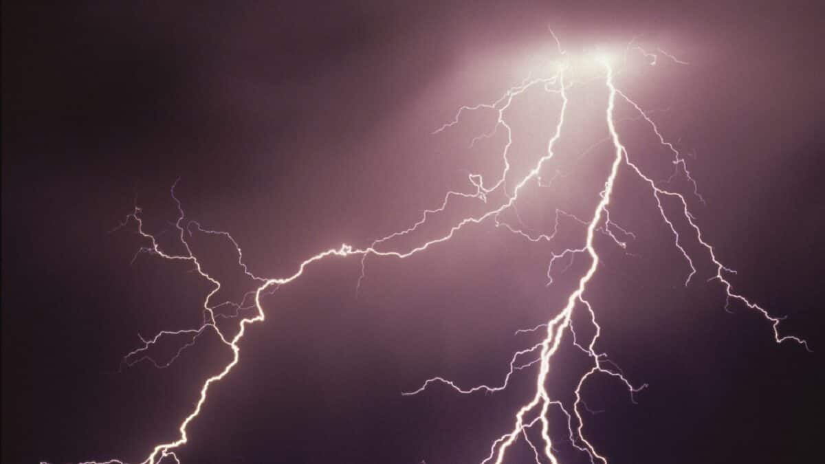 Thunderstorm: আমকুড়োতে গিয়েই সব শেষ, মাঝ নদীতেই সর্বনাশ...বজ্রাঘাতে ...