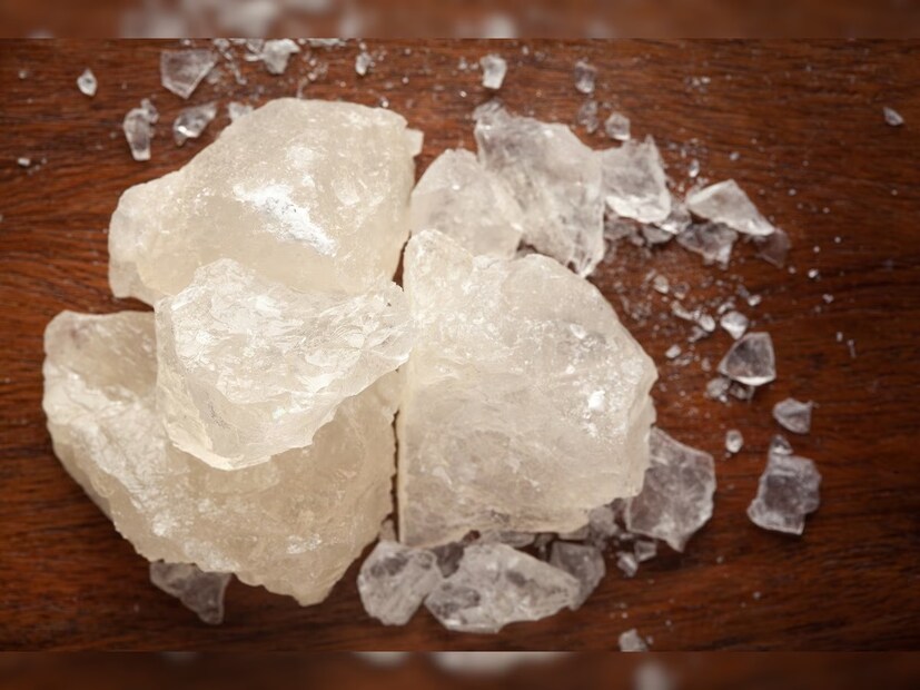Alum Stone Remedy: ফটকিরির ছোট্ট টোটকাতেই দূর হতে পারে বাস্তুদোষ! ঘরে ...