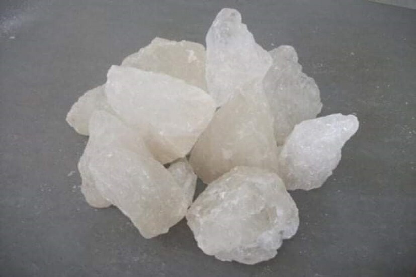 Alum Stone Remedy: ফটকিরির ছোট্ট টোটকাতেই দূর হতে পারে বাস্তুদোষ! ঘরে ...
