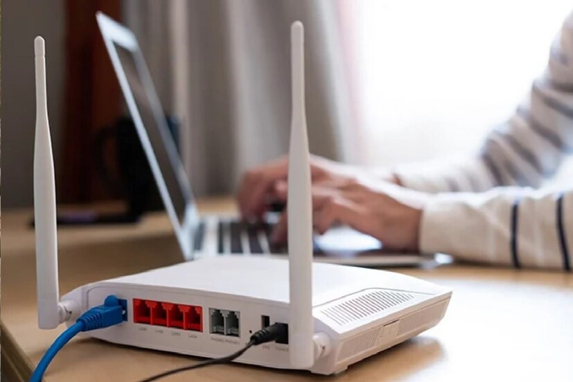 Wi-Fi Router: ২৪ ঘণ্টা Wi-Fi চালু রাখেন? AC-র মতো রাউটারও কি ফাটতে পারে ...