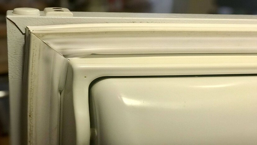 Fridge Door Rubber: Fridge door Rubbery Gasket turned black sticky with ...
