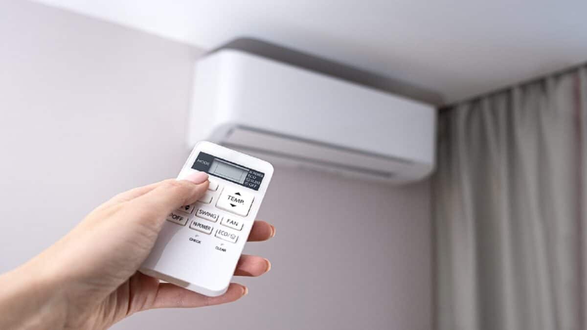 Air Conditioner: সারারাত AC চালান? এই ভুলগুলি করলে দ্রুত নষ্ট হতে পারে ...