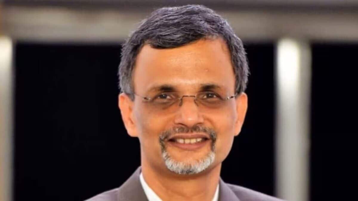 ‘সফটওয়্যার, কম্পিউটার সায়েন্সের পড়াশোনা ছেড়ে দাও, ব্যবসা শেখো ...