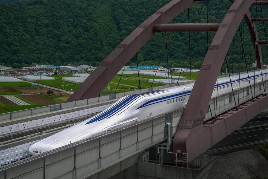 japan-tests-worlds-fastest-ever-bullet-train-capable-of-reaching-400 ...