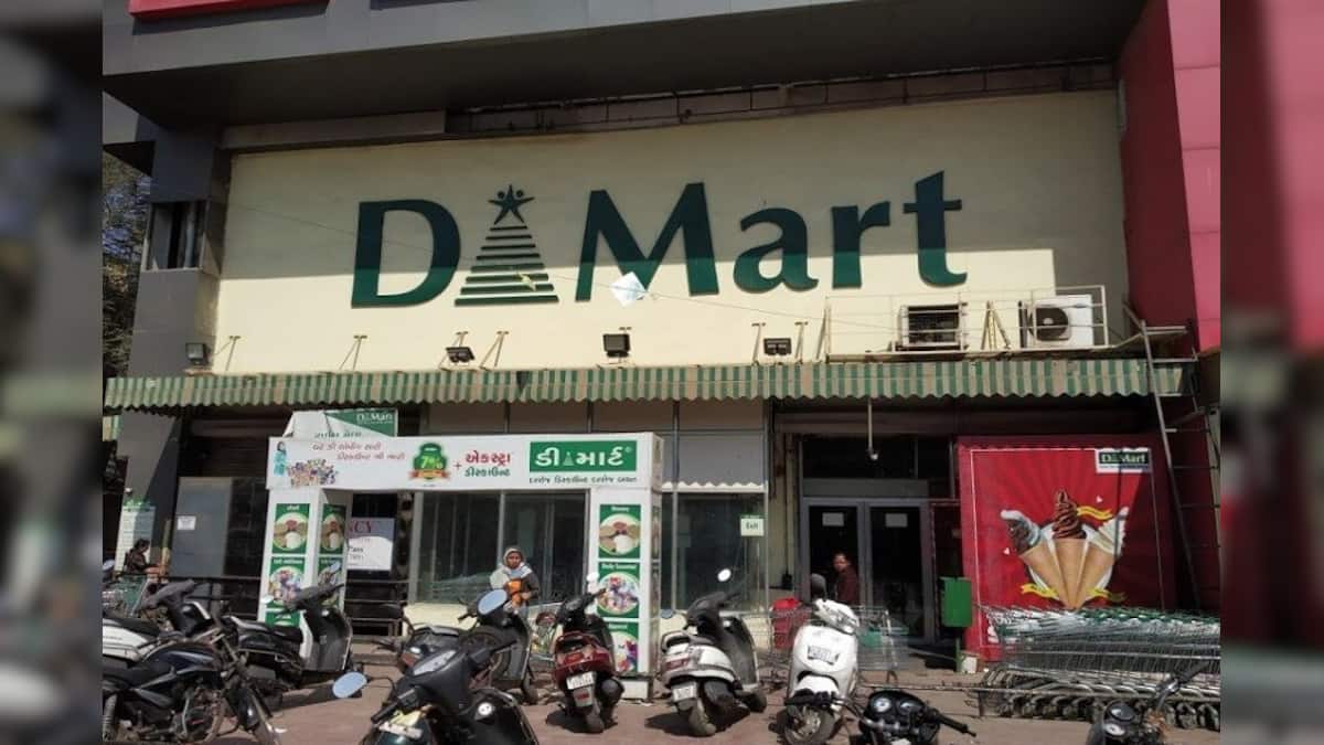 buyer complained and raid at Shivranjani Ahmedabad DMart – News18 Gujarati