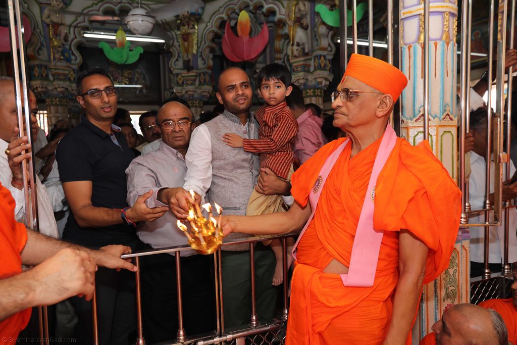 Maninagar Swaminarayan Gadi Sansthan gets new heir News18 Gujarati
