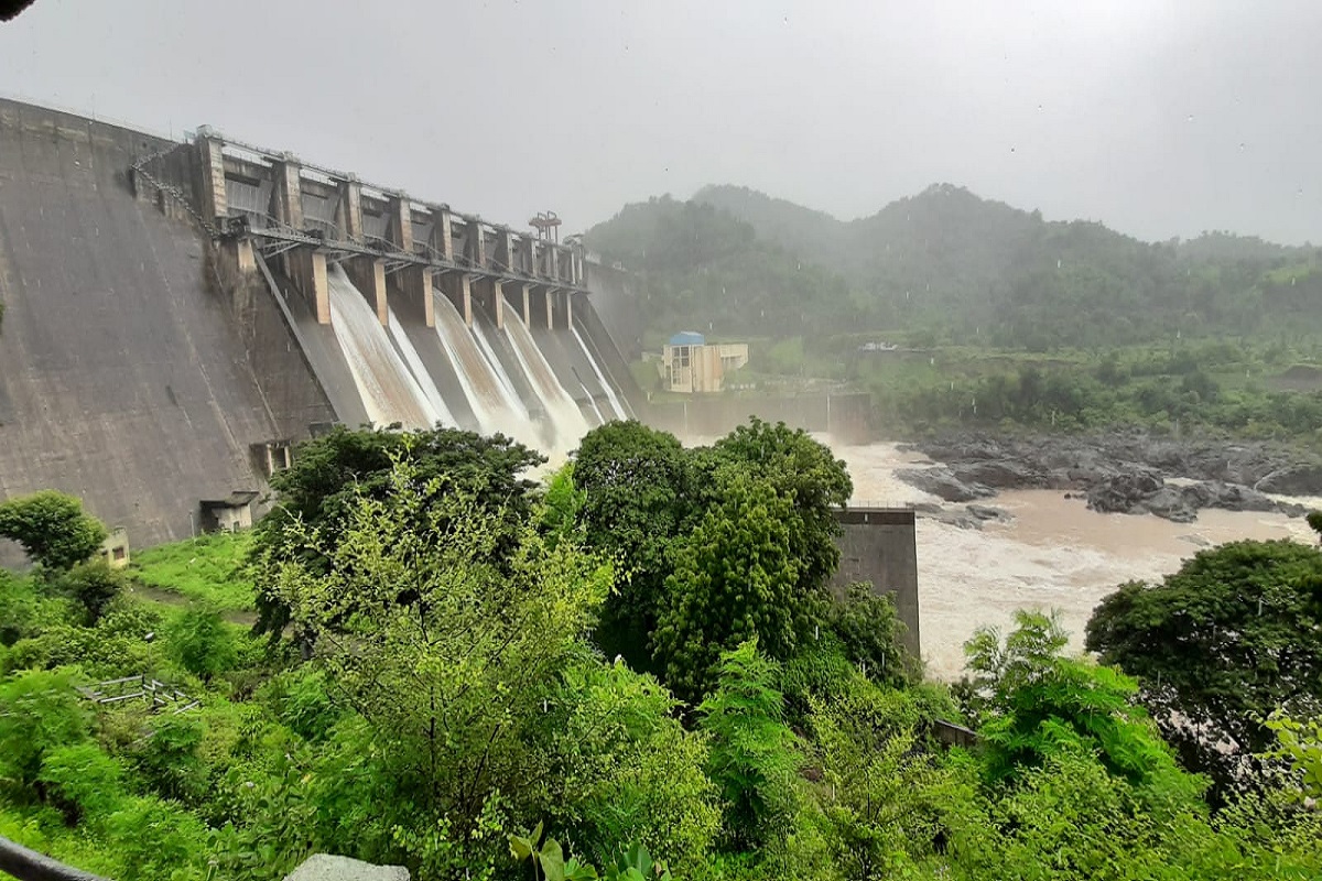 Narmada: Following heavy rains, water inflow in Karjan Dam increased ...