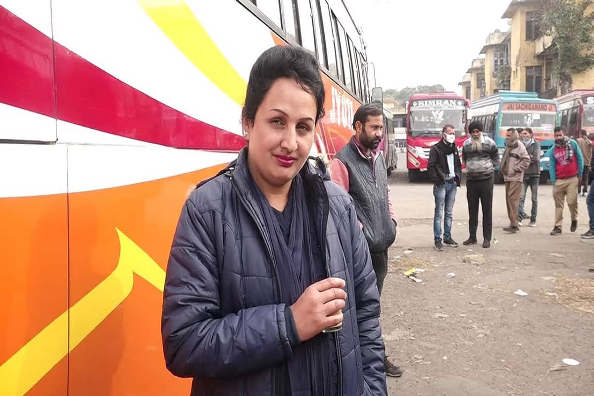 Pooja devi became the first woman bus driver of Jammu and Kashmir ap ...
