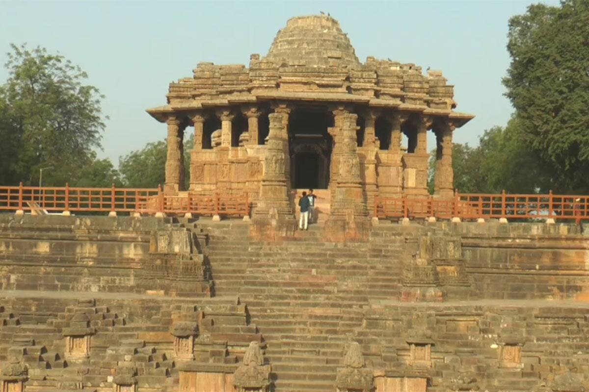 Devotees demand to installed GOD Sun idol at sun Temple Modhera News18 ...