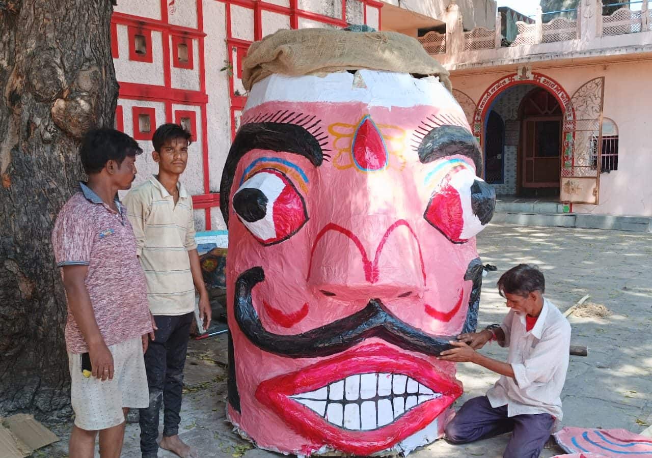 Some interesting facts about Ravana burning in Lalbagh temple grounds ...